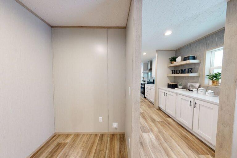 Clayton Epic Snowcap | 4 or 5BR/BA 2001 SQ. FT On Sale at $123k ...