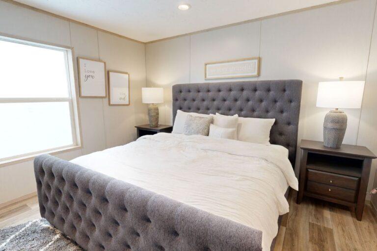 Clayton Epic Snowcap | 4 or 5BR/BA 2001 SQ. FT On Sale at $123k ...