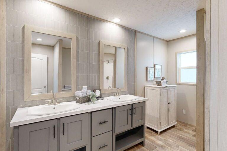 Clayton Epic Snowcap | 4 or 5BR/BA 2001 SQ. FT On Sale at $123k ...