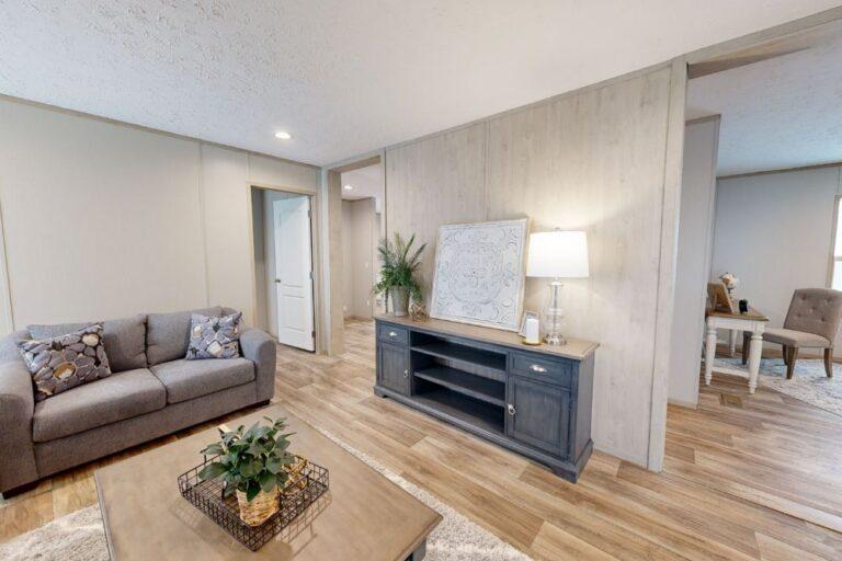 Clayton Epic Snowcap | 4 or 5BR/BA 2001 SQ. FT On Sale at $123k ...