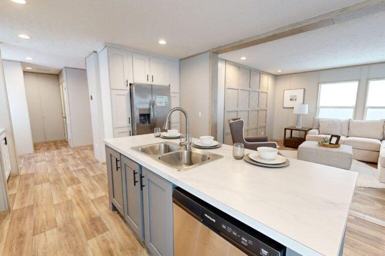 Clayton Epic Snowcap | 4 or 5BR/BA 2001 SQ. FT On Sale at $123k ...